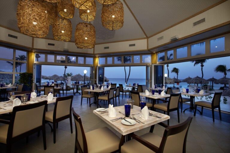 Best Aruba beachfront restaurants