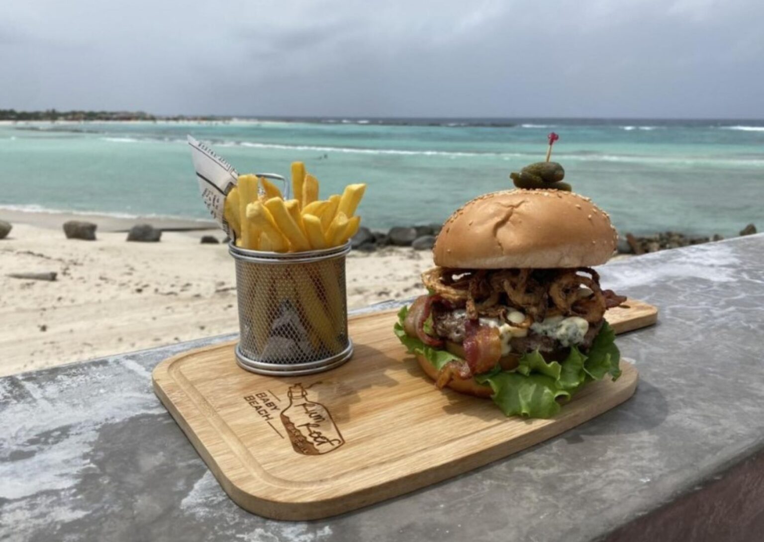 9 Best Beach Bars in Aruba
