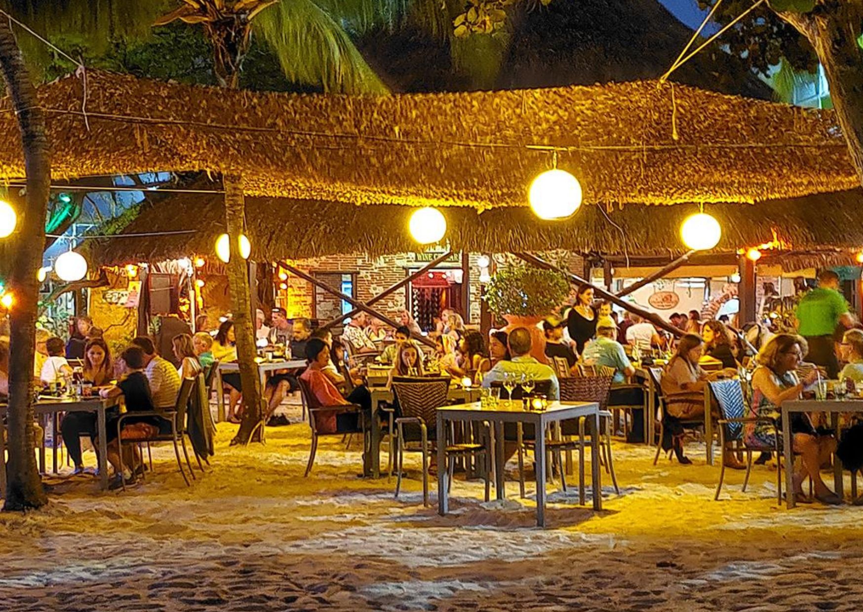 9 Best Beach Bars in Aruba