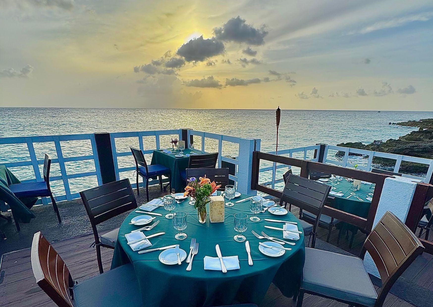 Best restaurants in Grand Cayman | Destination Magazines